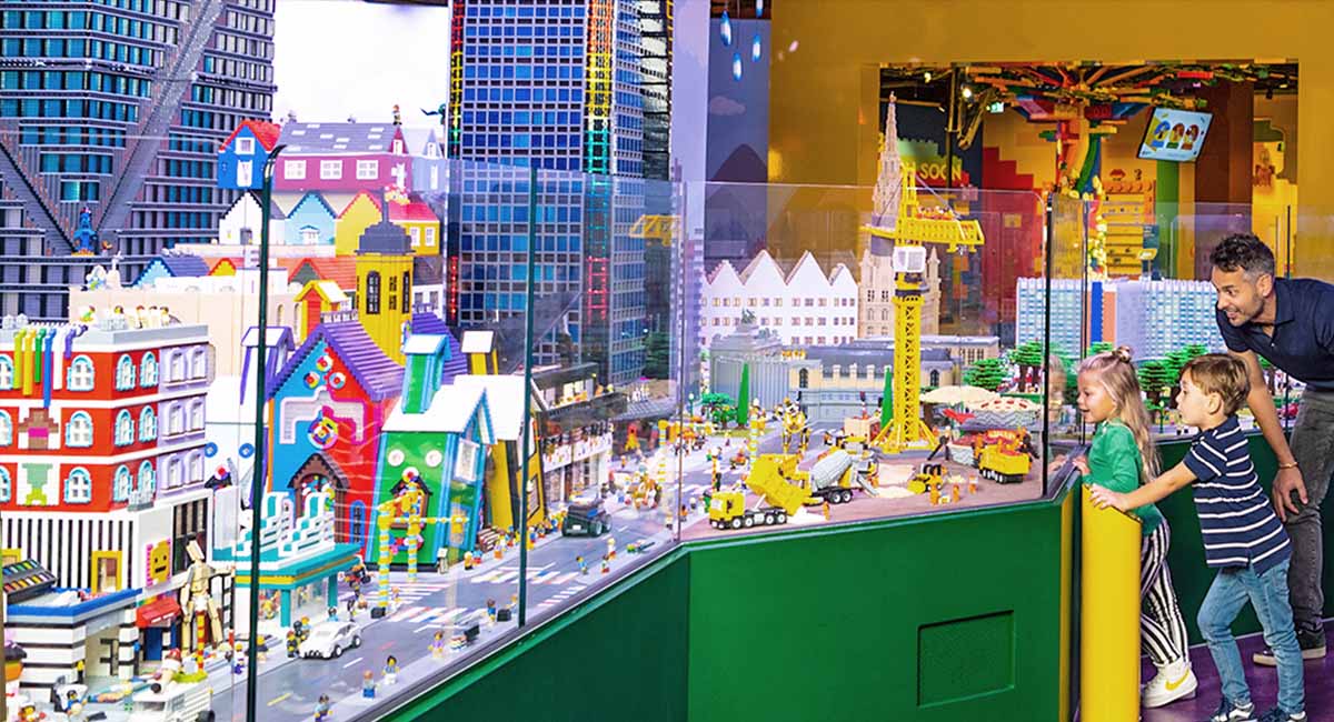 Why Top Brands are Flocking to Immersive Entertainment [Examples]